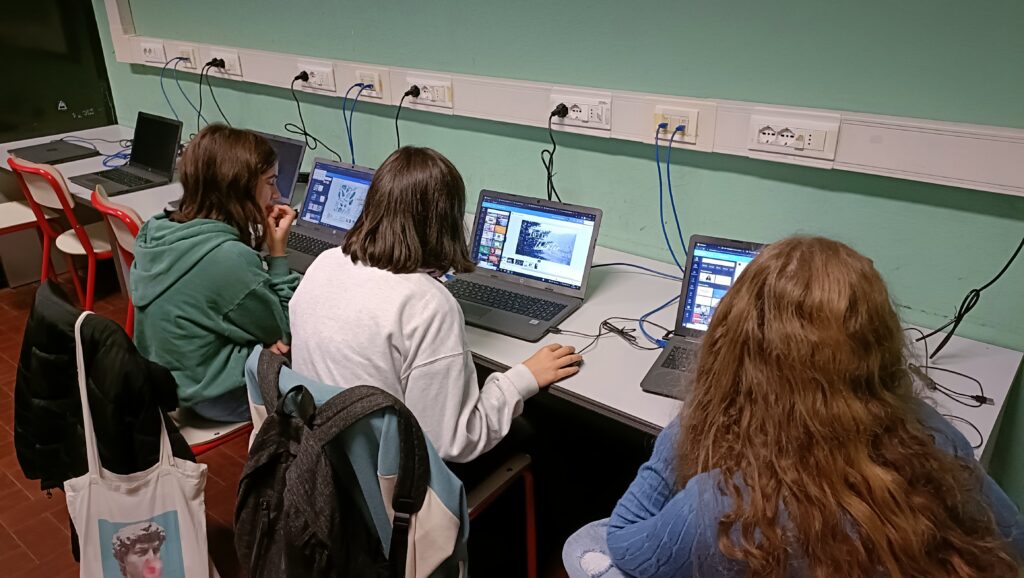 Progetto "Girls Code It Better" - Scuola statale Secondaria di I Grado "Fiori"